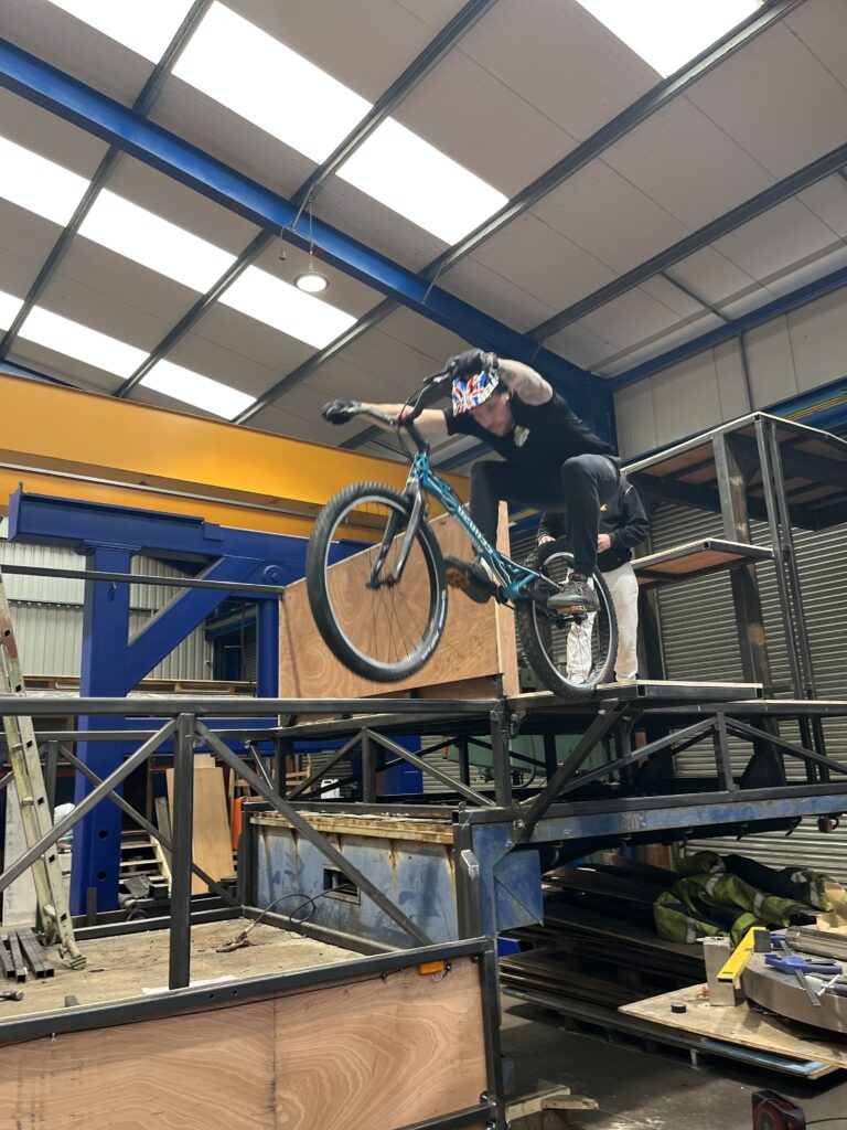 The Queen's Platinum Jubilee Pageant - Cirque Bijou